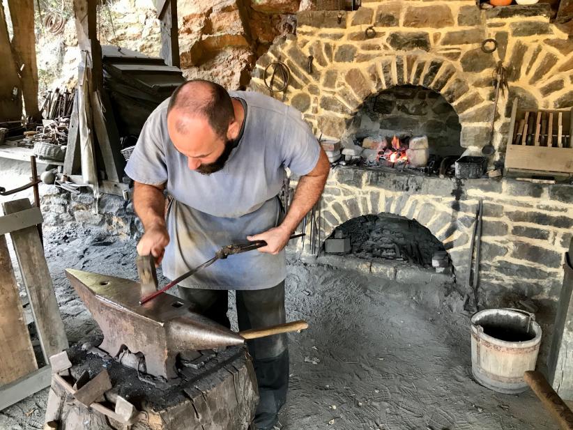 A Guédelon, ils bâtissent un château fort | APRR AREA