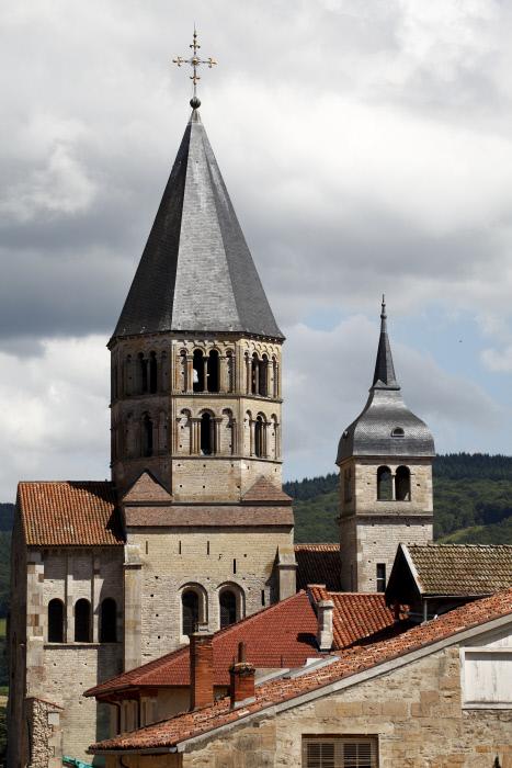 En Saône-et-Loire, découverte de la cité médiévale de Cluny | APRR AREA